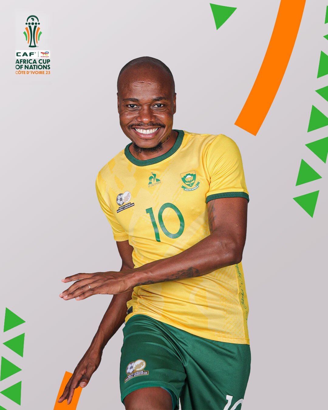 بيرسي تاو يتصدر جلسة تصوير منتخب جنوب أفريقيا استعدادا للكان.. صور ...