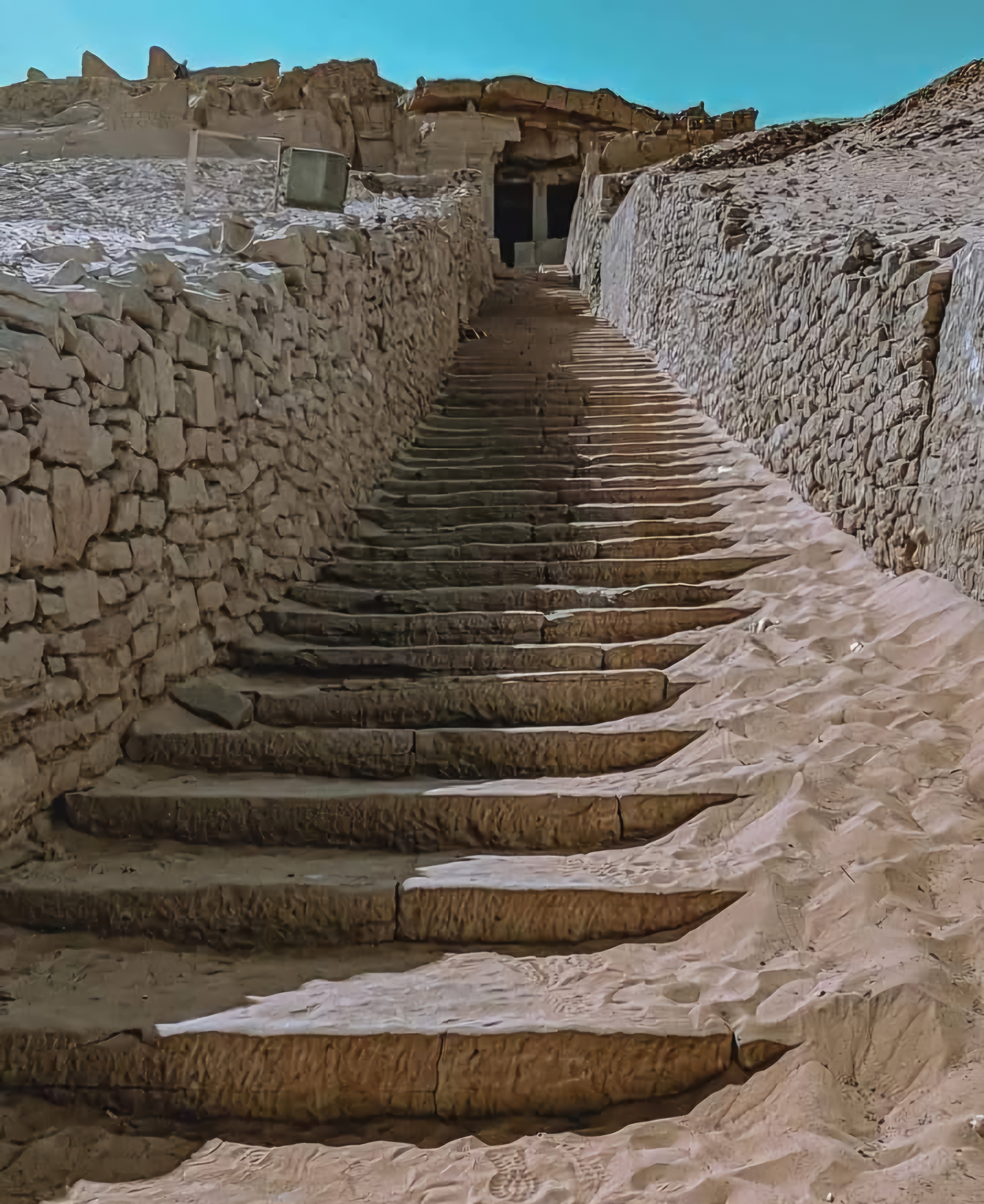 قبة الهوا.. مقابر النبلاء والكهنة تحكى أسرار التاريخ المصرى القديم ...